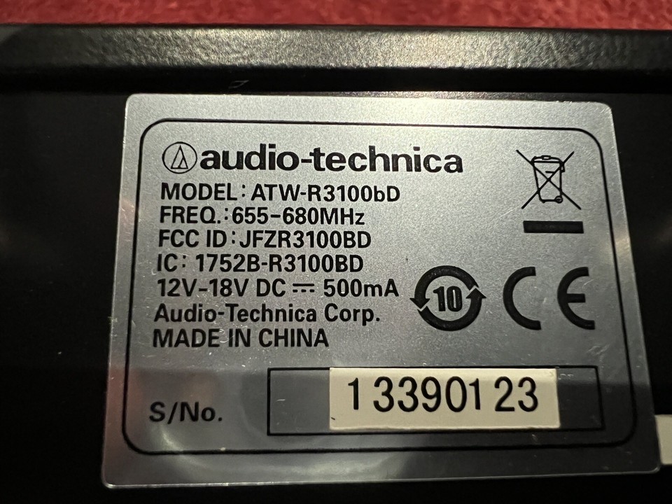 Audio-Technica ATW-R3100b-D Diversity Receiver 655-680MHz + 2 Antenna ...