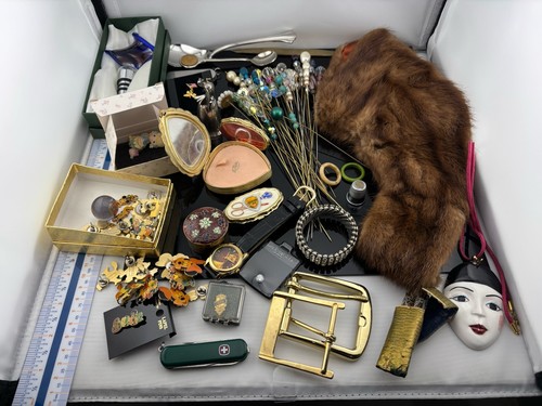 VTG Grandma's Junk Drawer Collection FUR COLLAR Vintage MAKEUP Hat Pins ...
