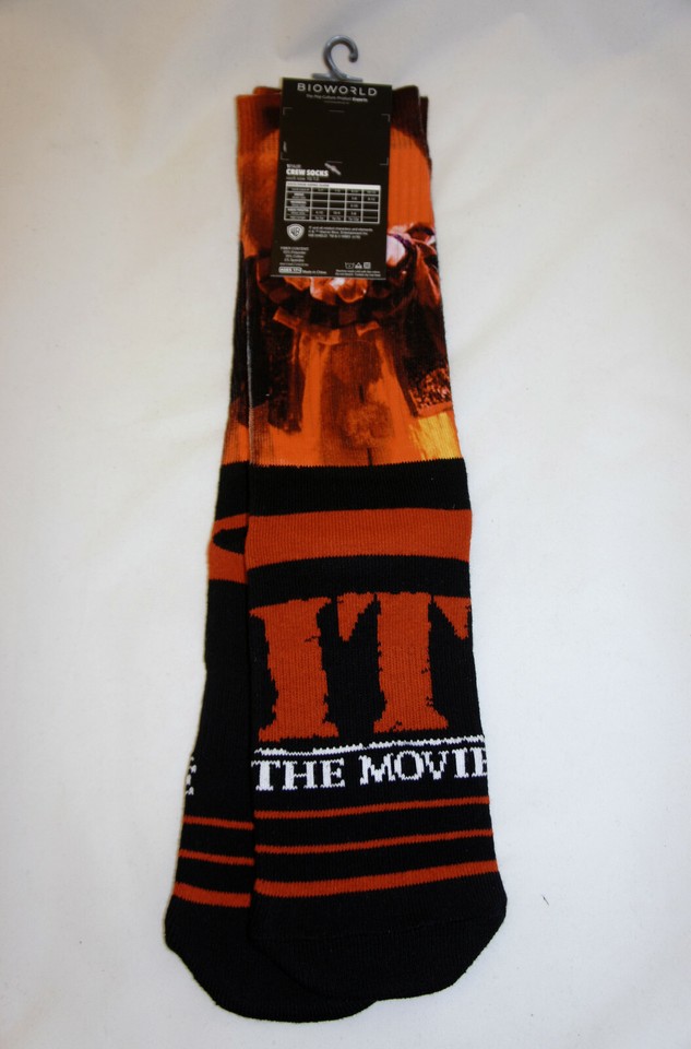 IT The Movie 1990 Pennywise Crew Socks Sock Size 10-13 Bioworld Classic ...