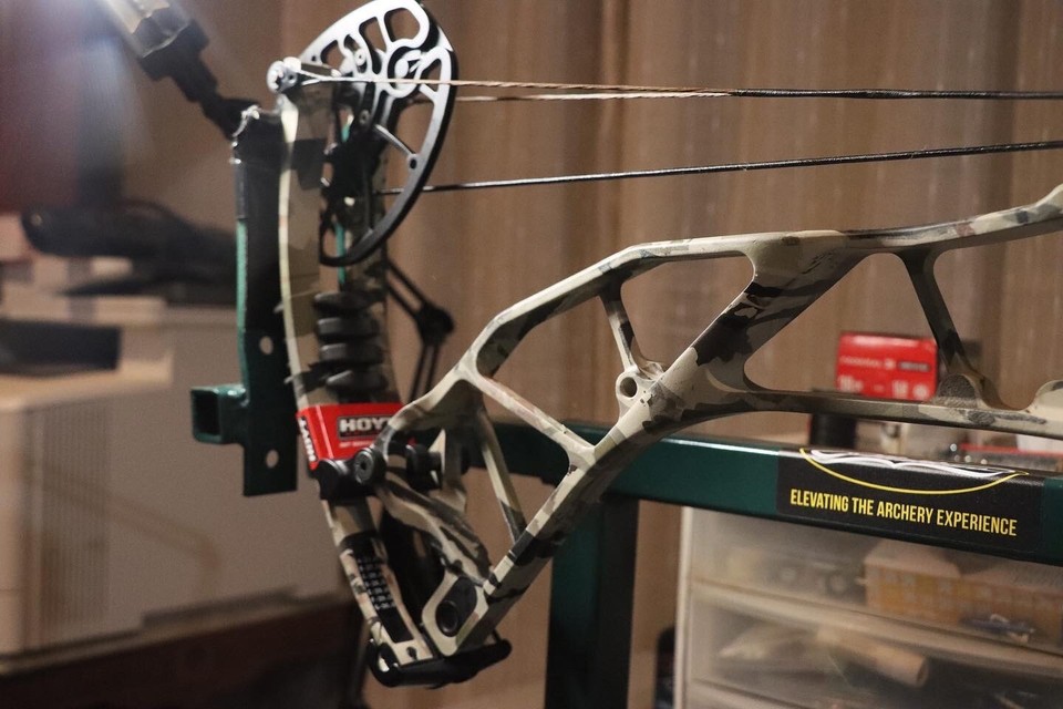 Hoyt HyperForce compound bow. | eBay