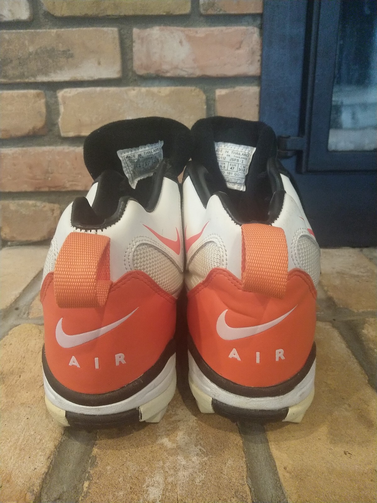 Barry Sanders Cleats