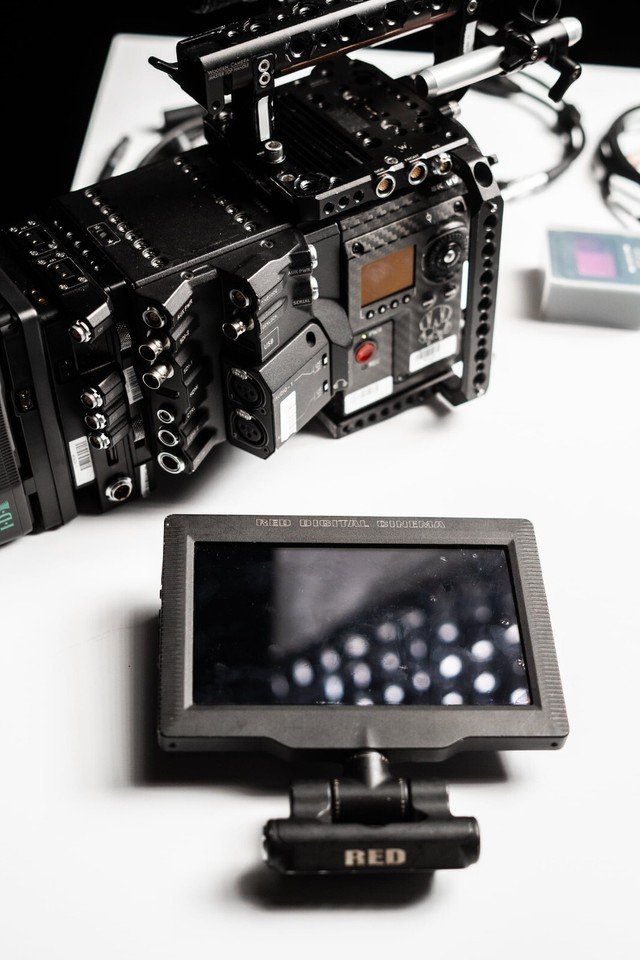 RED MONSTRO 8K VV DSMC2 Camera Package (7” Monitor, I/O Expander) | eBay