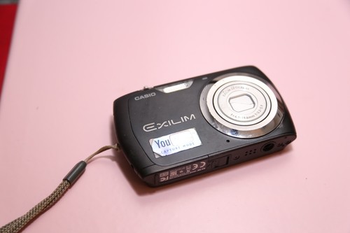 Casio EXILIM CARD EX-S8 12.1MP Digital Camera - Tested - Read ...