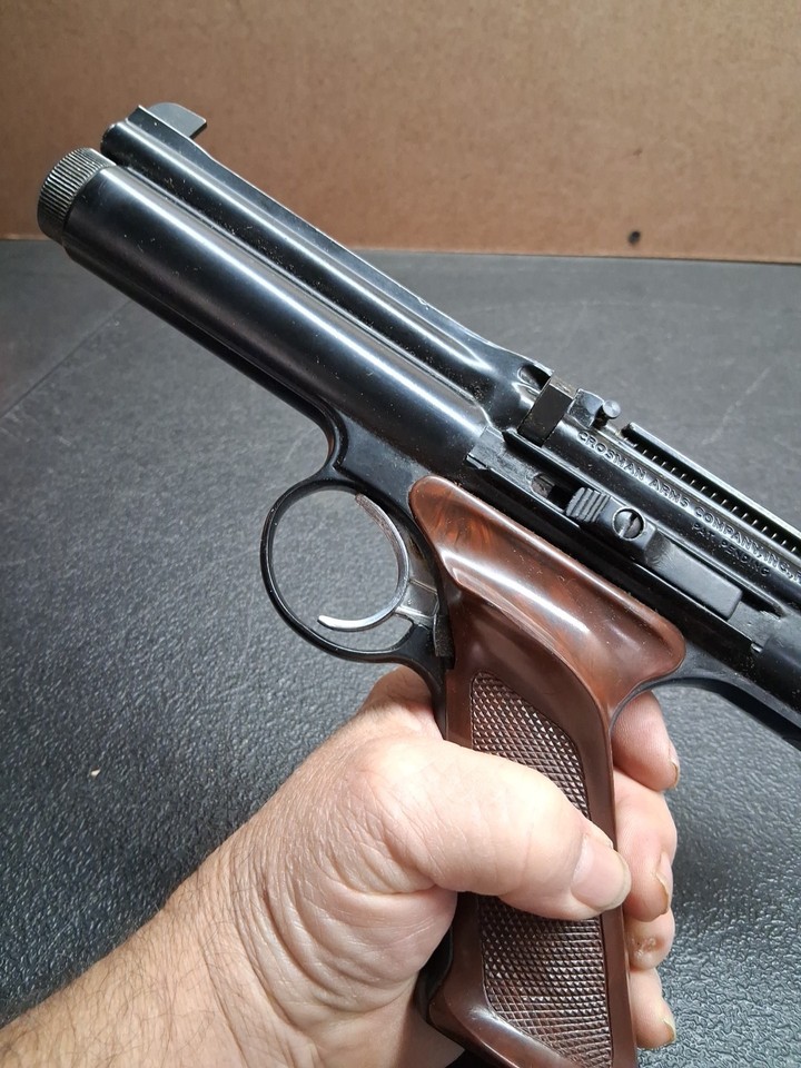 CROSMAN 600 22 CAL SEMI AUTO CO2 AIR PISTOL IN ROCKET BOX C26 | eBay