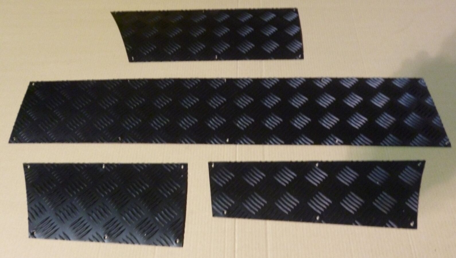 LAND ROVER DISCOVERY 2 BLACK CHEQUER PLATE SKIRTING KIT (3 & 5 Door ...