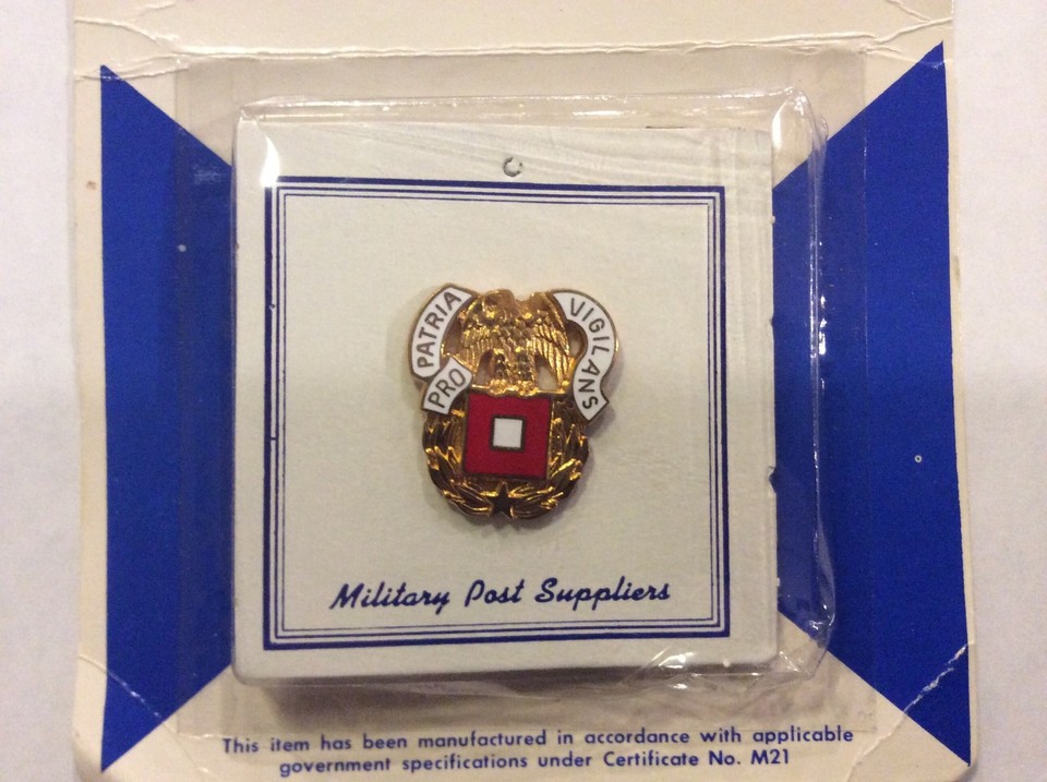 Service Pro Patria Vigilans Coat of Arms Lapel Pin Military DUI Badge.V ...