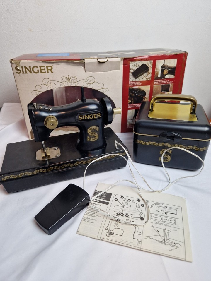Vintage Singer Toy child's sewing machine | eBay