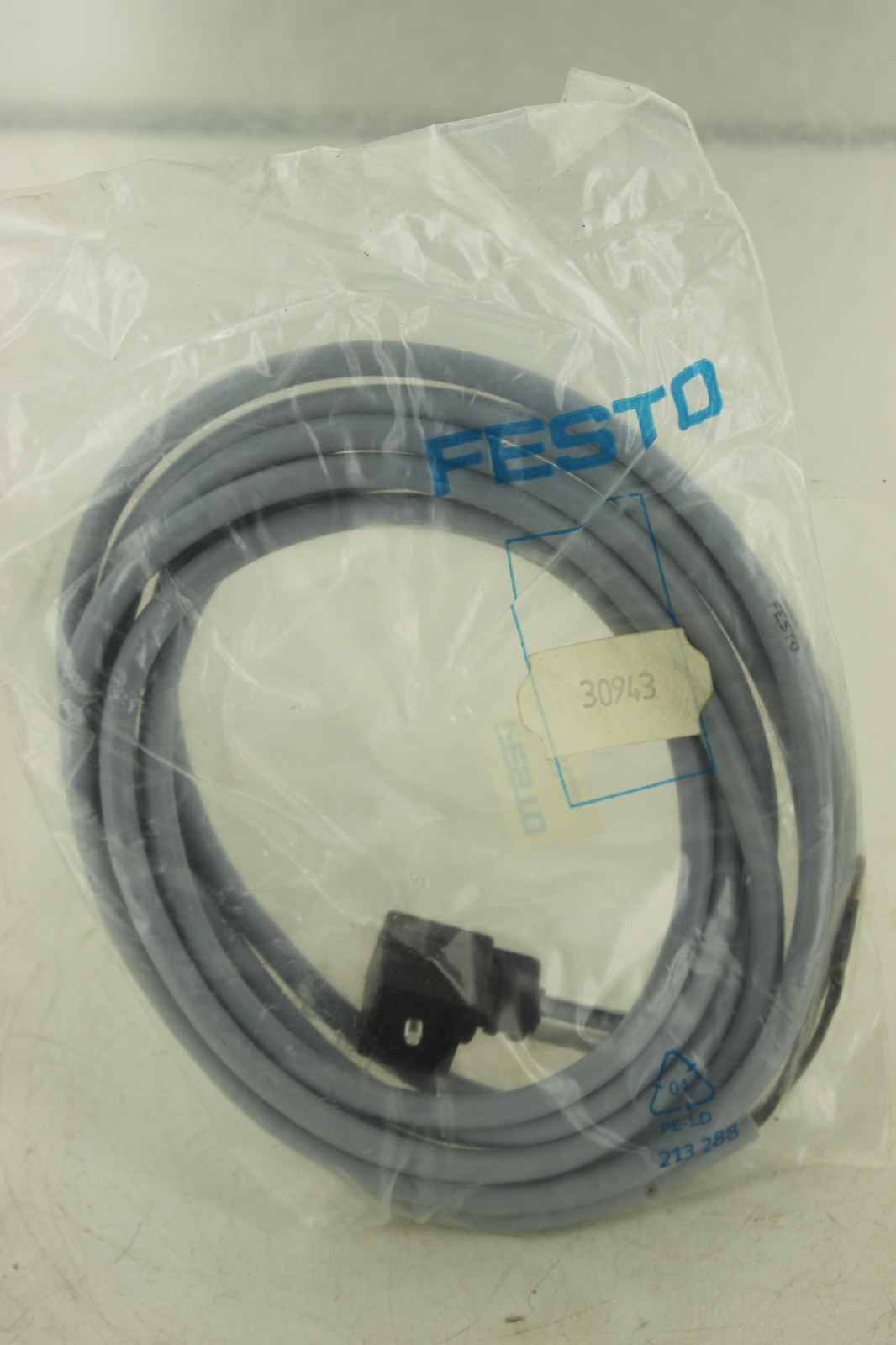 FESTO ELECTRIC 30943 KME-1-24DC-2,5-LED PLUG SOCKET w/ CABLE NEW | eBay