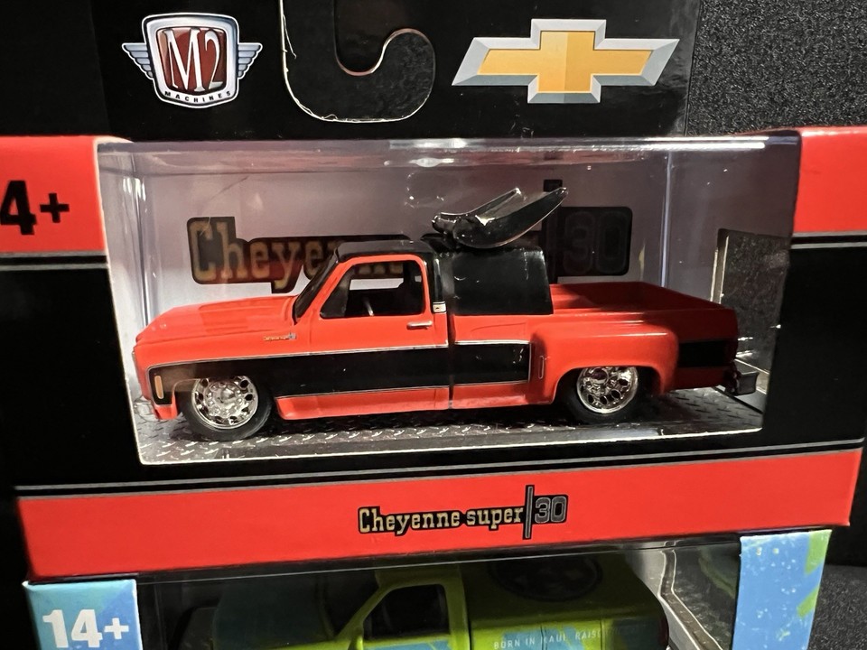 M2 Machines Dually GMC Chevy Square Body Chevrolet C1500 Silverado Maui ...