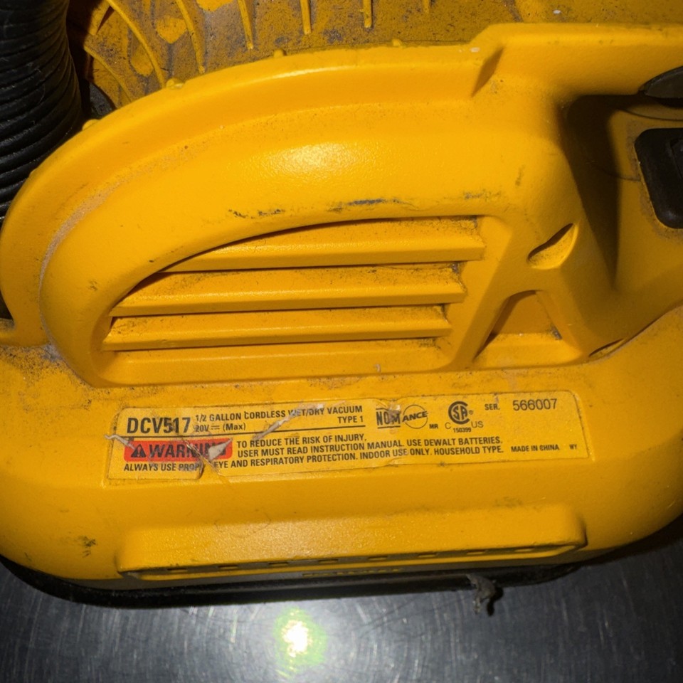 DeWalt DCV517 20V Cordless 1/2-Gallon Wet/Dry Handheld Vacuum Tool Only ...