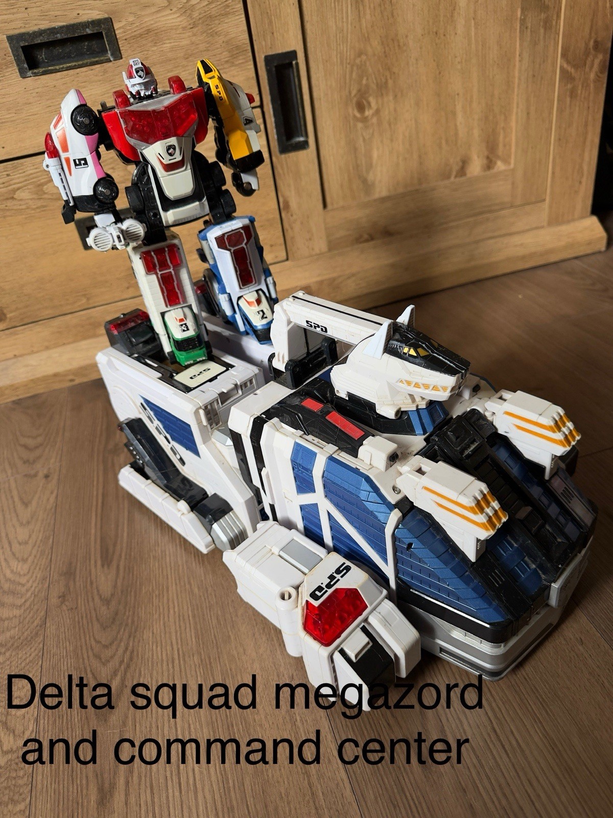 Power Rangers SPD Delta Squad Megazord And Delta Base Command Center ...