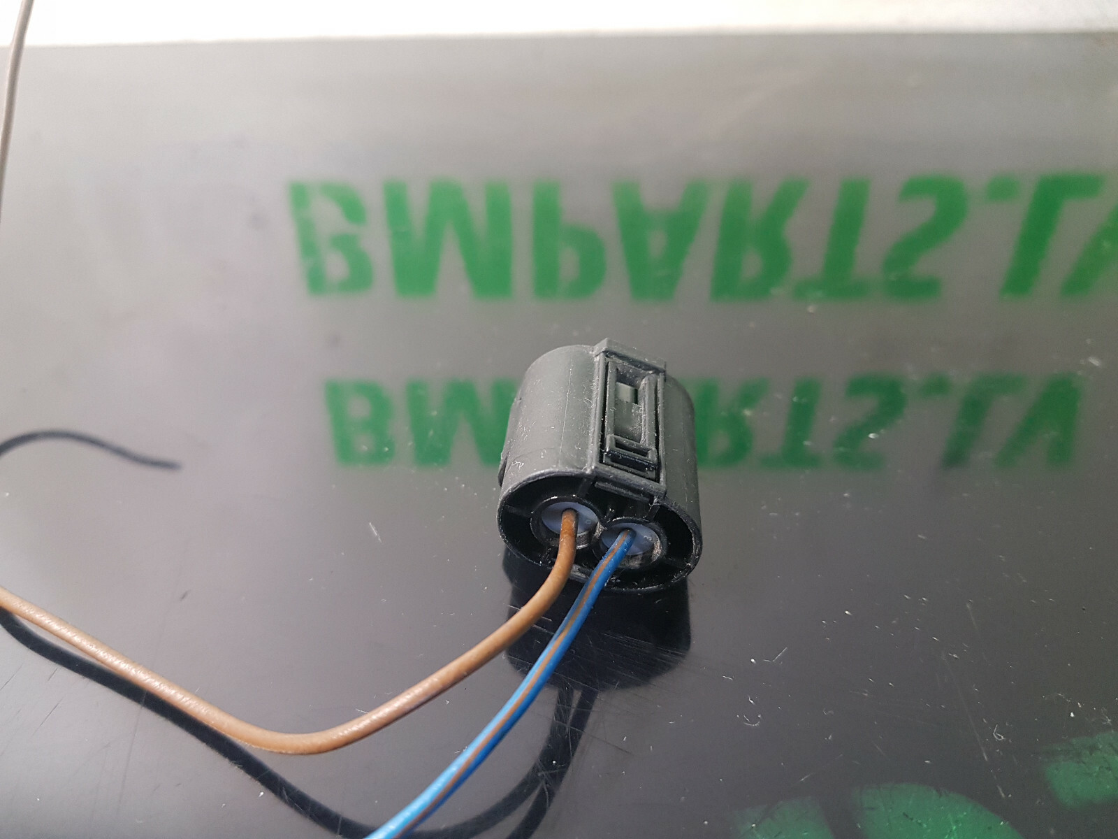 GENUINE BMW 2 POL SOCKET FOR HORN WITH PINS 8373328 BLACK /NEXT DAY ...