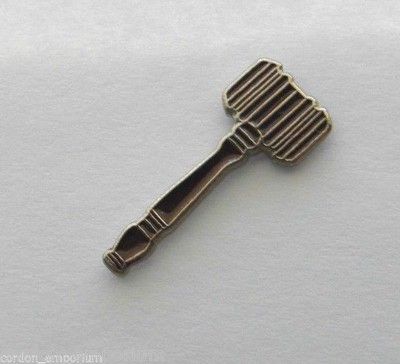COURT JUDGE MINI GAVEL FUN LAPEL PIN BADGE 3/4 INCH | eBay