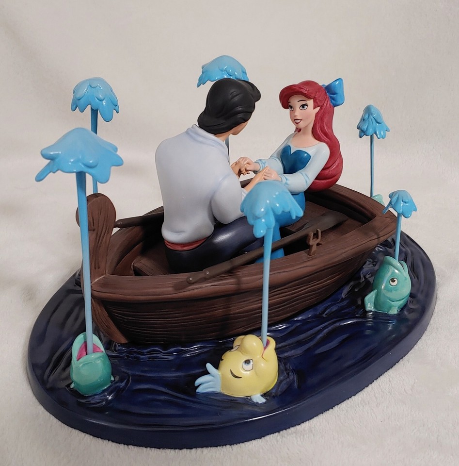 WDCC Little Mermaid Ariel & Eric Kiss the Girl Walt Disney figurine ...