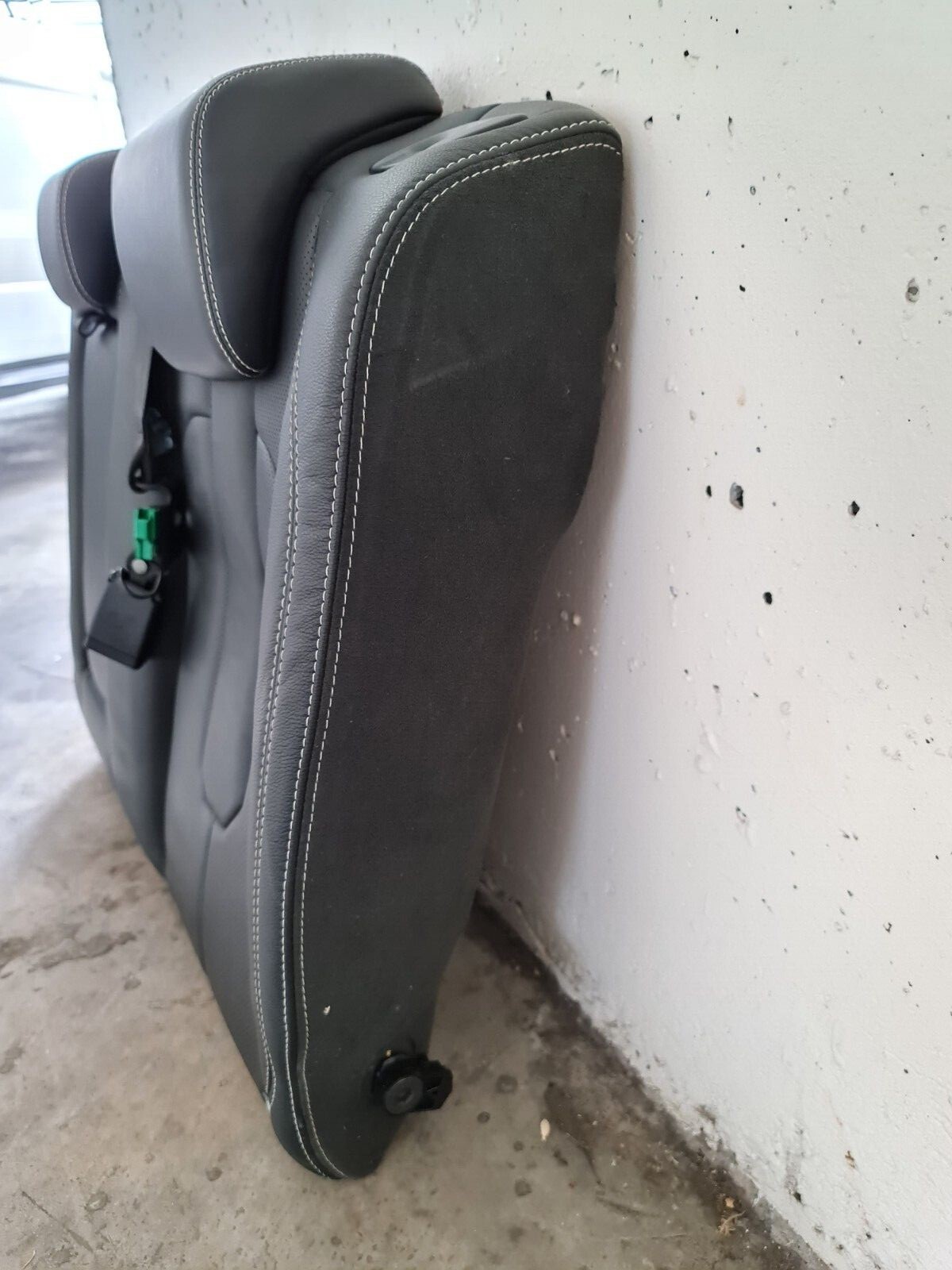 Range Rover Evoque MY15 rear left upper bench seat back black leather 3 ...