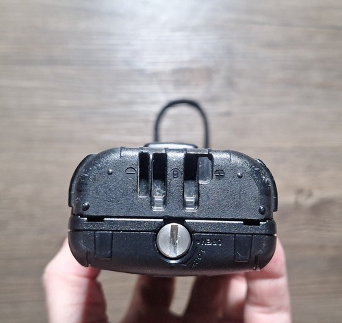 ICOM IC-M34 Handheld Waterproof VHF Marine Band Transceiver w/ Charger ...