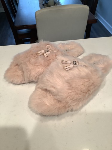 womans 10 coach slippers slides fur fuzzy Tassle shoes pink worn once ...