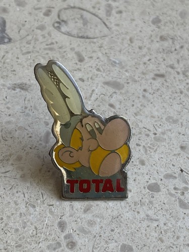 Pin’s Astérix Total • | eBay