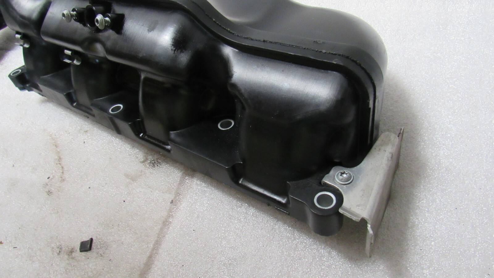 2012-2019 BMW F10 M5 F06 F12 F13 M6 S63N 4.4L V8 RIGHT INTAKE MANIFOLD ...