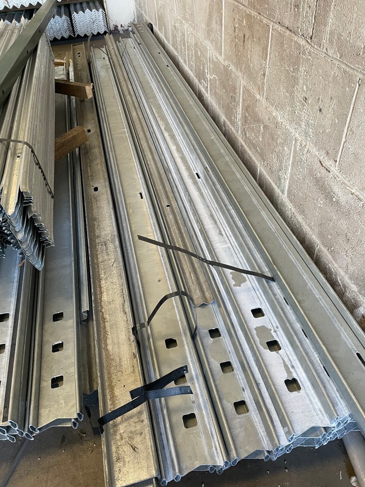 11mtrs (4 bays & 4 posts) 2.4m high Palisade fencing Galvanised Heavy ...