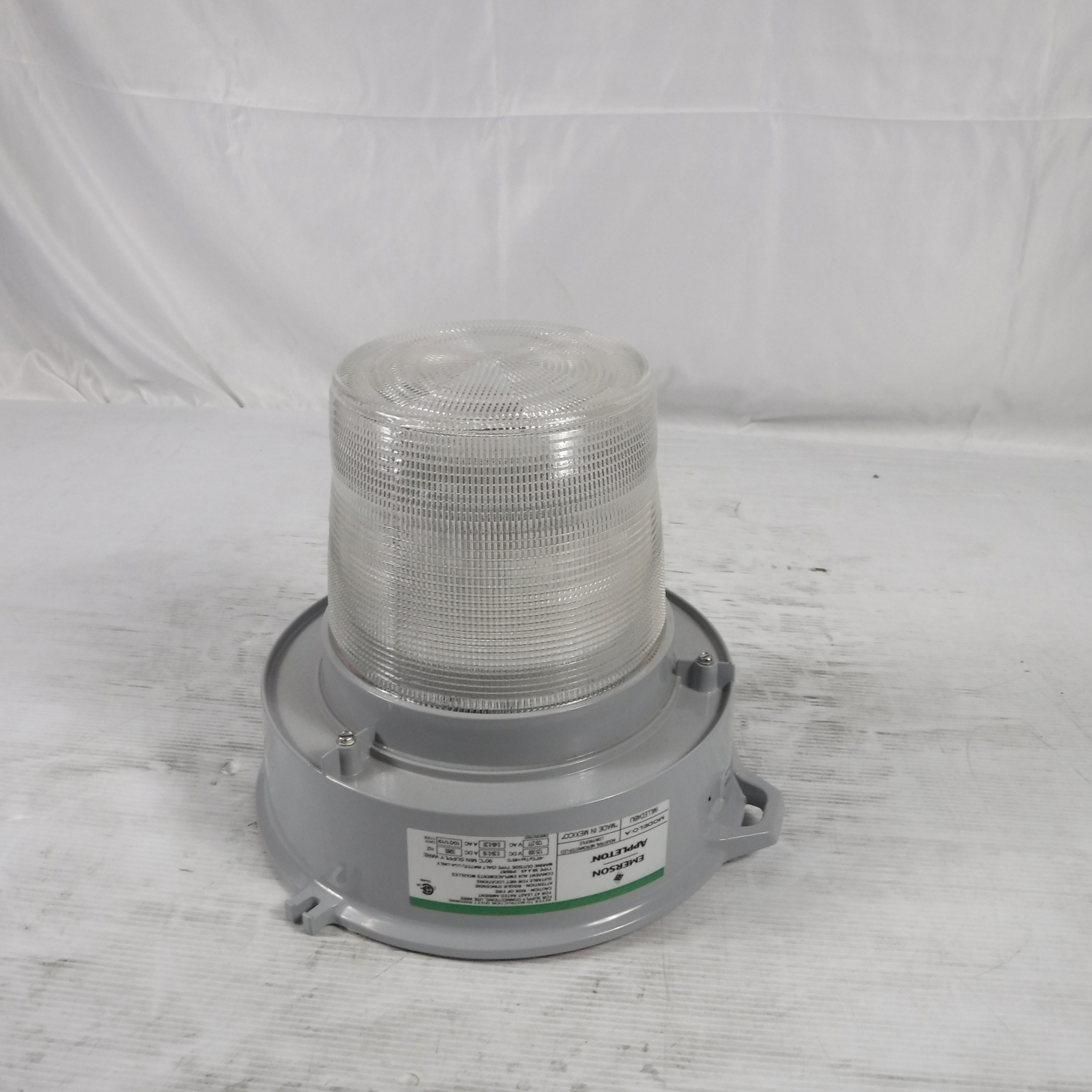 Appleton Emerson 5000 Lumens LED Low Profile MercMaster Outdoor Light ...