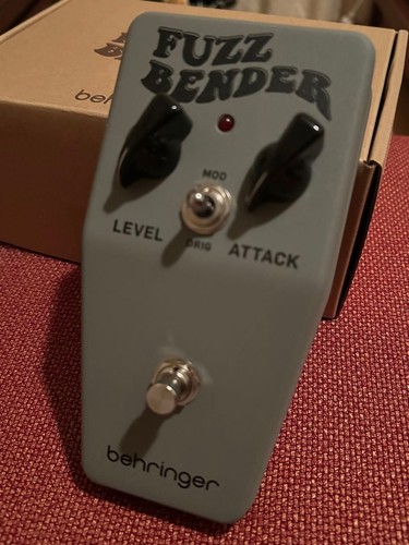 Behringer Fuzz Bender FUZZ BENDER Effects Pedal peno.396 | eBay