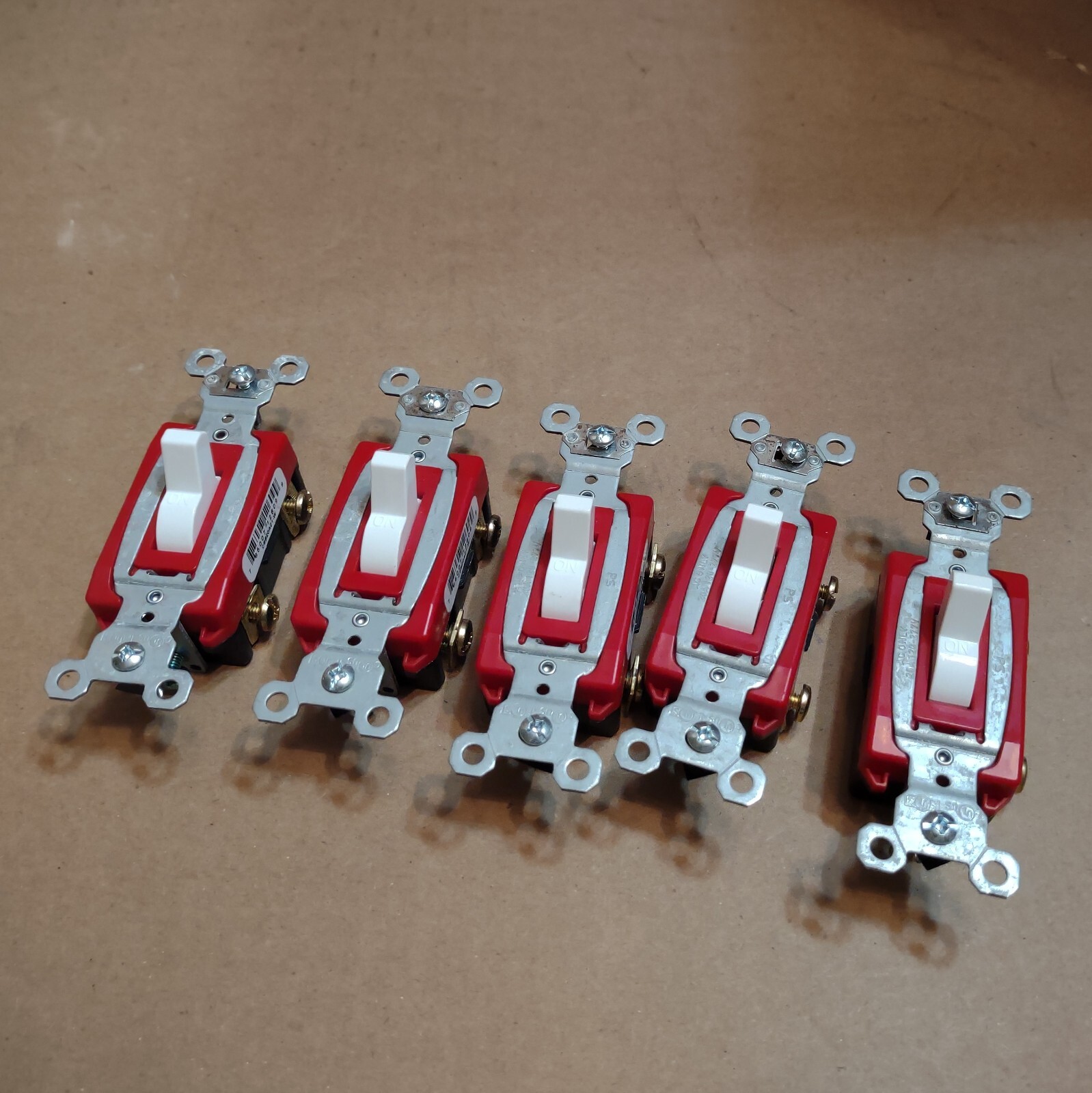 Pass & Seymour CSB20AC1-W 20A 120/277VAC Back & Side Wire Commercial 1P ...