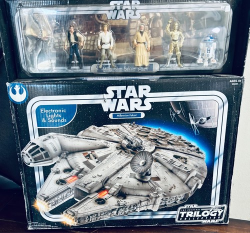 MILLENIUM FALCON W/ CREW EXCLUSIVE STAR WARS ORIGINAL TRILOGY ...