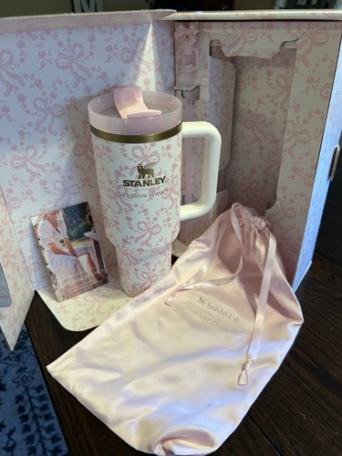 Stanley Love Shack Fancy Holiday Quencher 2.0 Coquette Bow Chantilly ...