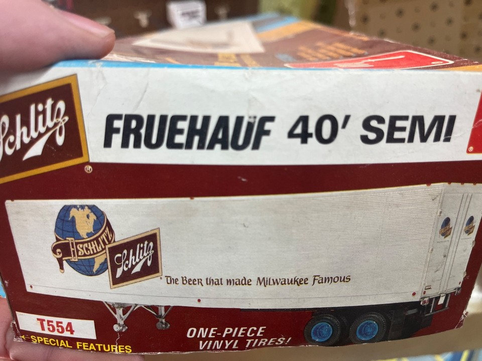 AMT T554 Fruehauf Schlitz Beer TRAILER 1/25 McM KIT niob. | eBay