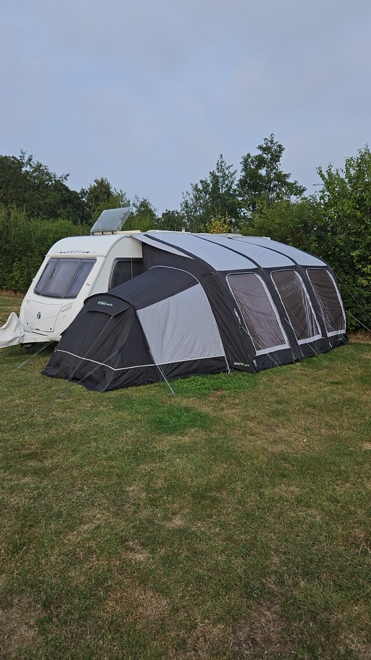 Swift Challenger 540 Four berth fixed bed touring caravan 2011 - Lots ...