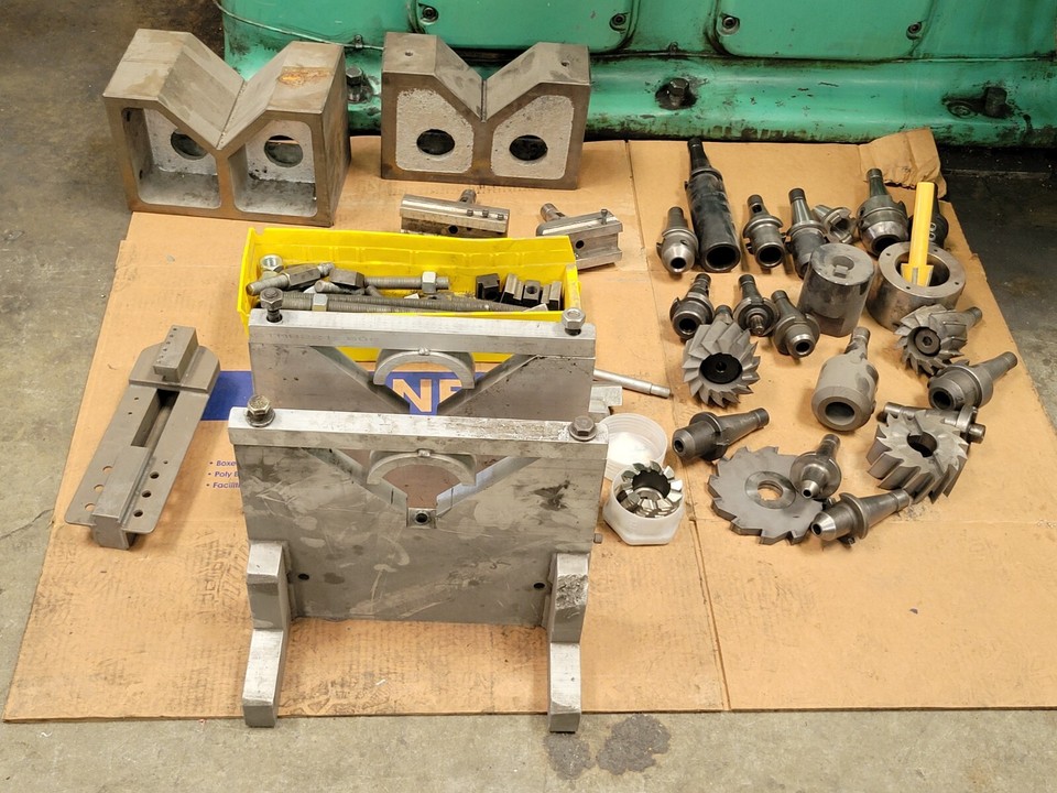 DeVlieg 3B-48 Jig Mill with Pratt & Whitney 24" Precision Tilting ...