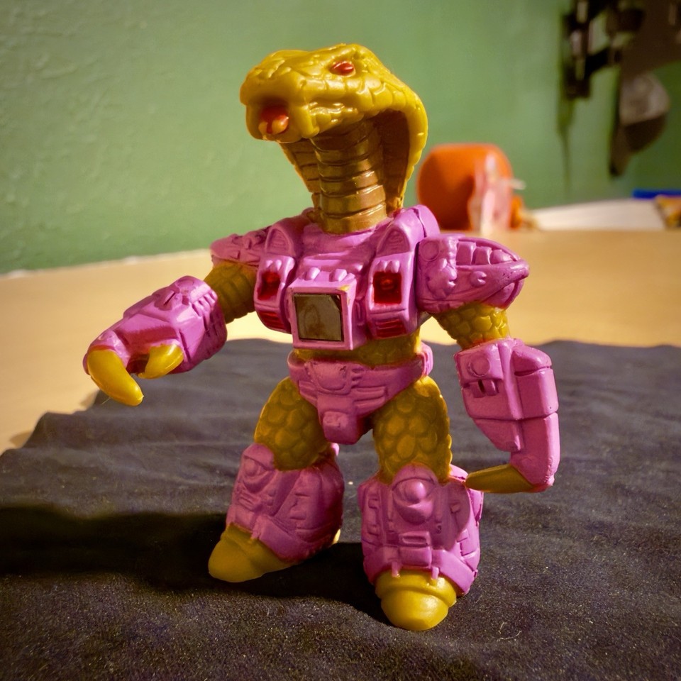 Battle Beasts #59 King Cobra COMPLETE w/ Weapon Working Rub Series 3 ...