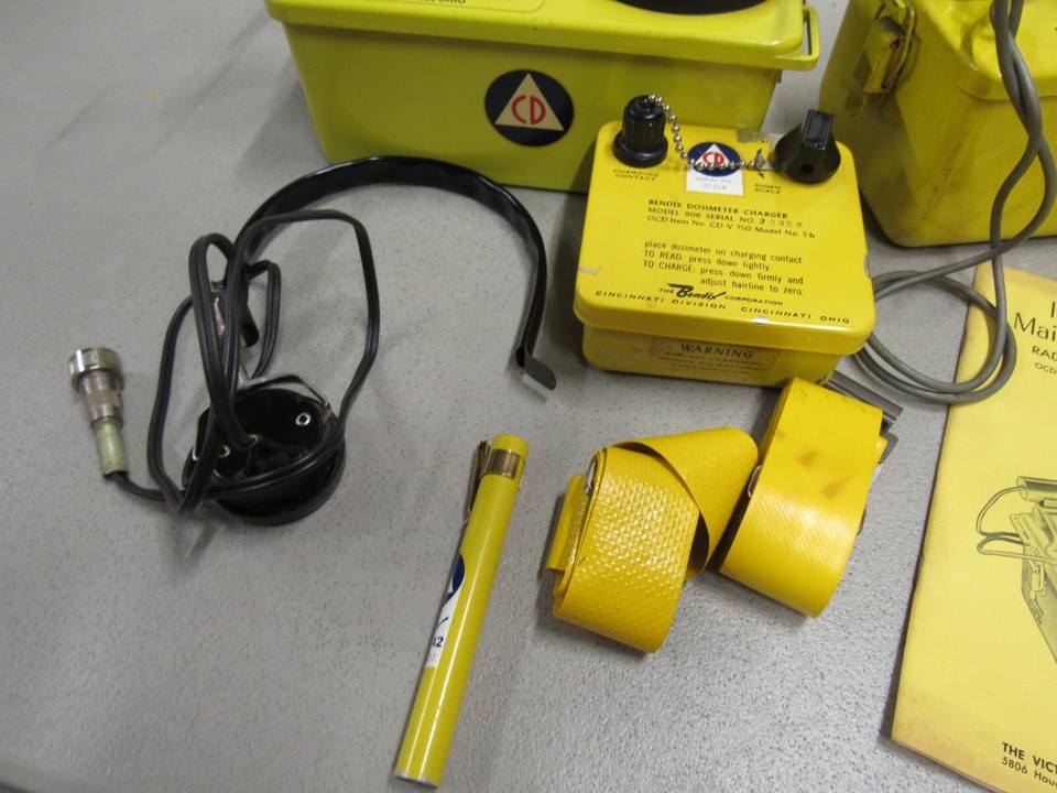 US Civil Defense CD Radiation Detection Set Geiger Counter Model 6 & 6A ...