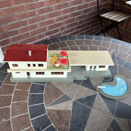 HO-Scale Building With Swimming Pool Made In Western Germany | eBay