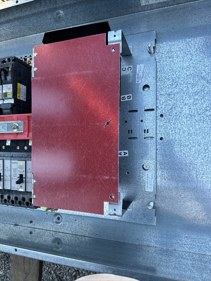 Square D I-Line Panelboard 600 Amp 120/240V Single Phase With Breakers ...