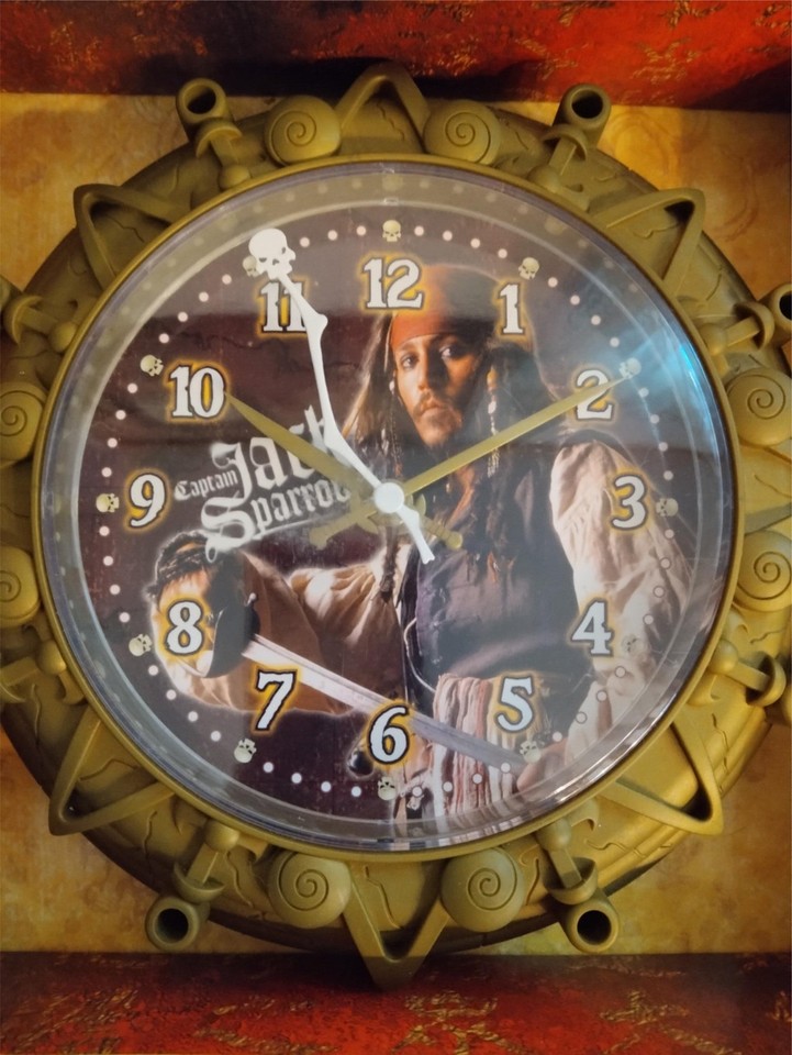 VINTAGE DISNEY PIRATES OF THE CARIBBEAN WALL CLOCK - JOHNNY DEPP JACK ...