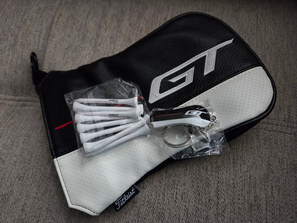 New Titleist Golf GT Leather Valuables Pouch - Tees And Bottle Opener⛳⛳ ...