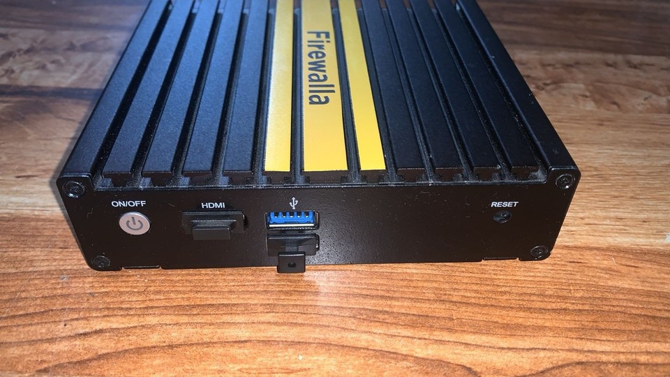 Firewalla Gold: Multi 1G Gigabit Cyber Security Firewall & Router DHCP ...