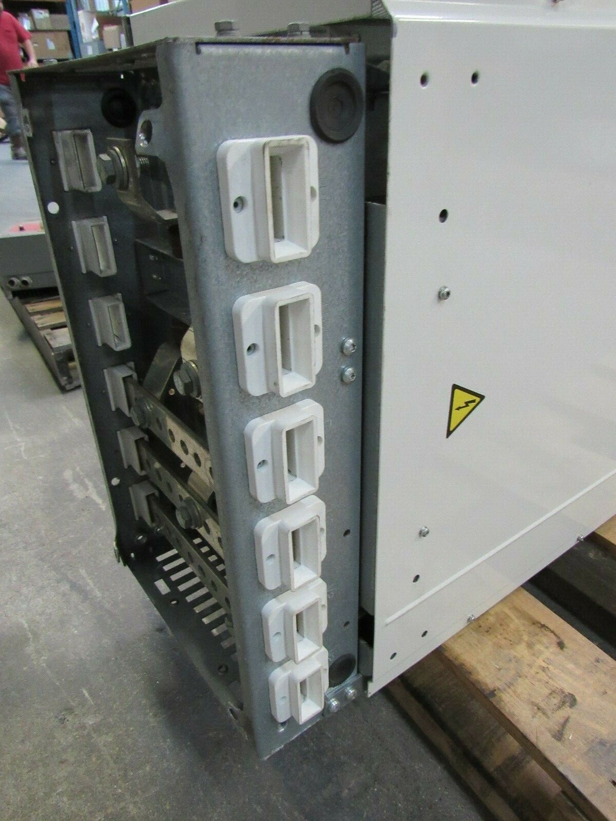 ABB ACX550-U0-316-4, VFD DRIVE, 250-hp/ 380-480V/ 316A, GOOD TAKEOUT ...