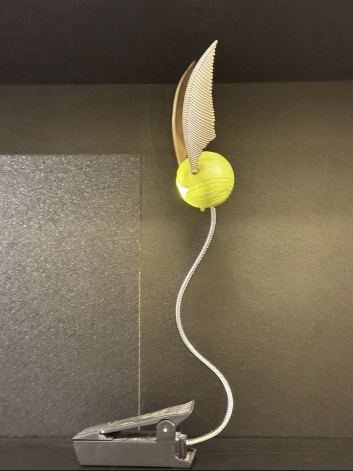Harry Potter Wizarding World Golden Snitch Light/lamp Clip Onto Books ...