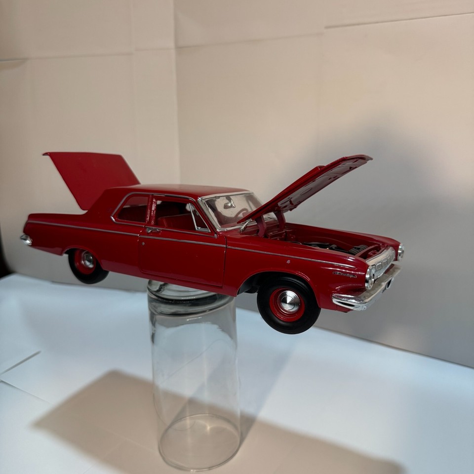 1963 Dodge 330 Max Wedge 426 HEMI 1:18 Diecast Model Car Red Classic ...