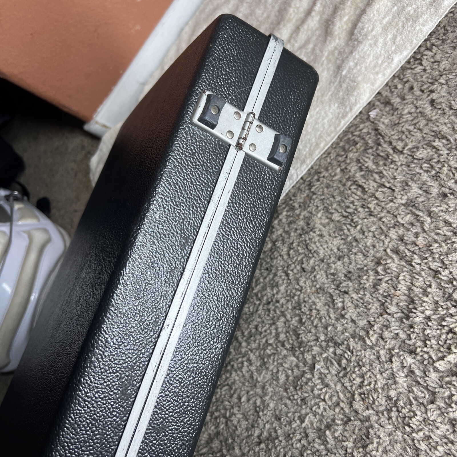 Vintage Samsonite Classic 100 Thin 3.25 Gray Hard She… - Gem