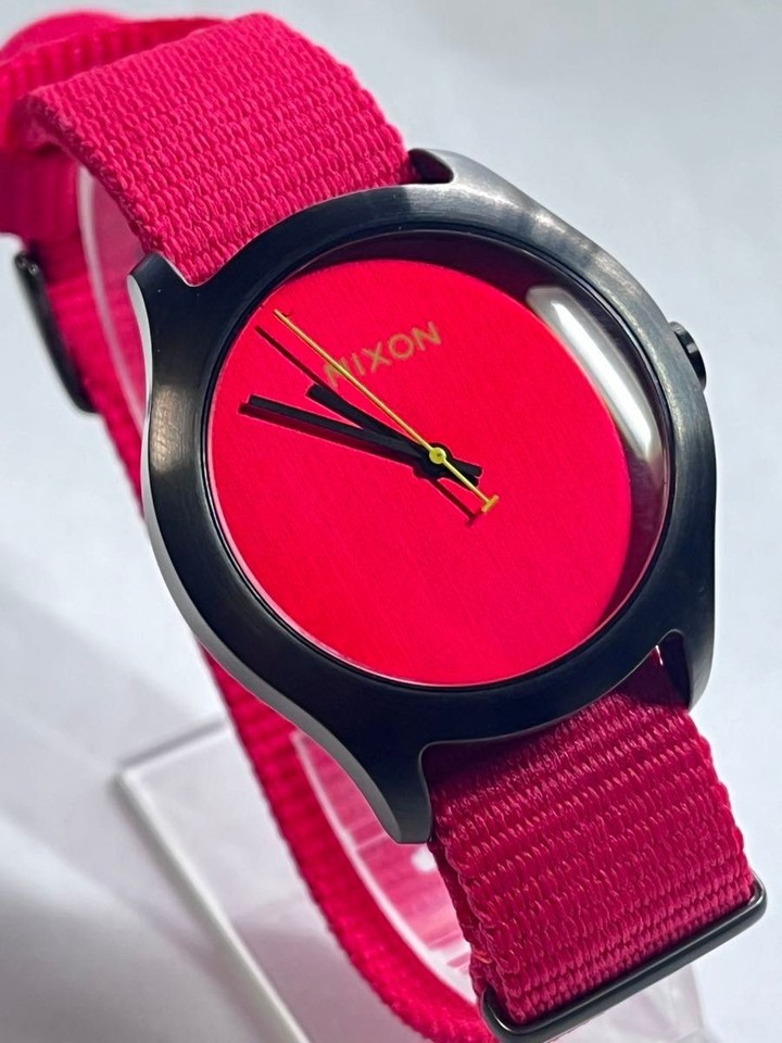 Normal operating model NIXON men s quartz unused item dead | eBay