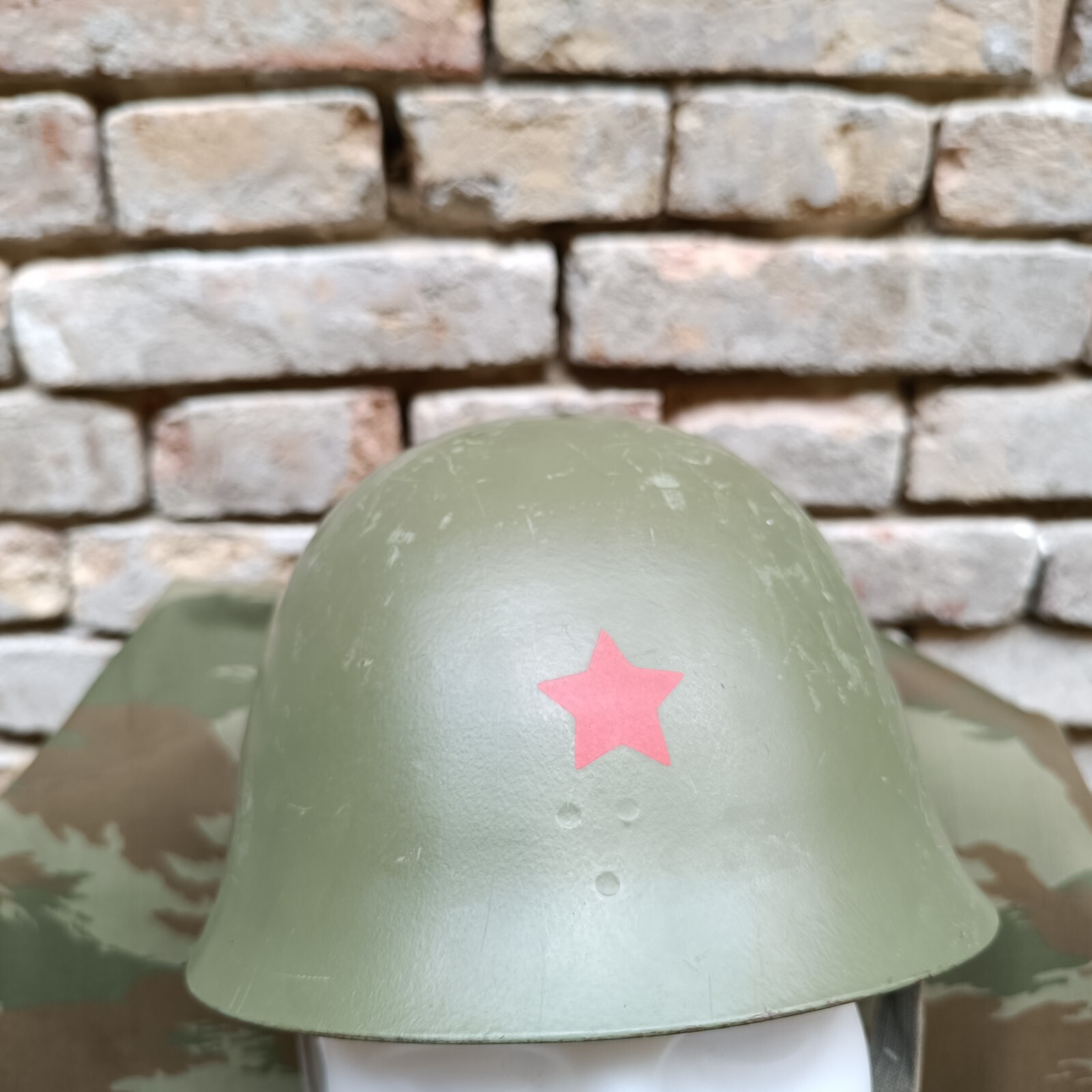 Model 59/85 of Yugoslav Army casque red star insignia- JNA helm M59/85 ...