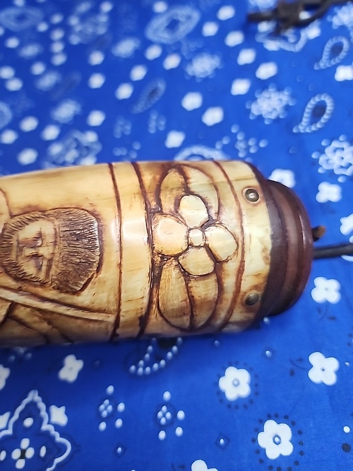 BLACK POWDER MUZZLELOADER CUSTOM SCRIMSHAW LION POWDER HORN POWDER SHOT ...