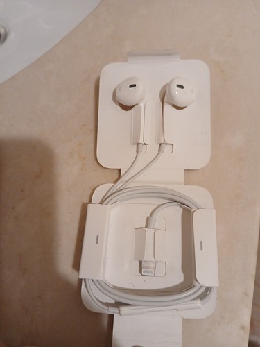 Apple Earbuds Corded with Dongle Lightning Connector Headphone Cable ...