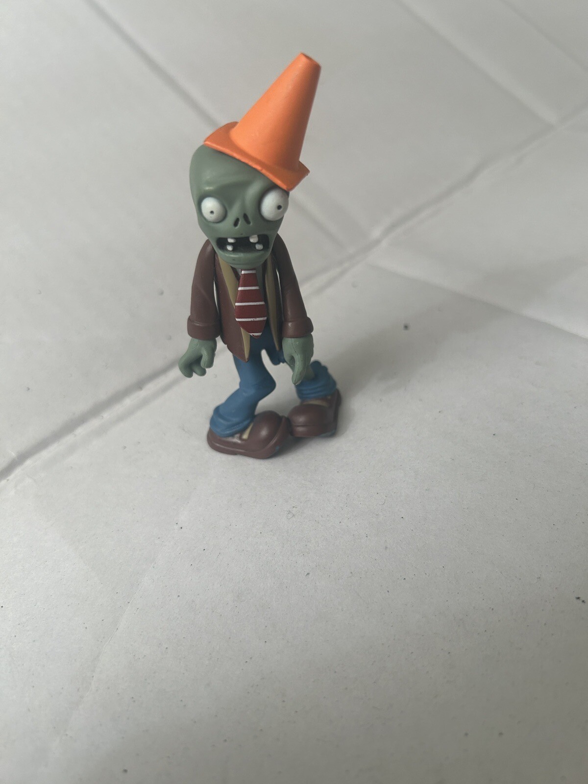 Jazwares Plants vs Zombies Fun-Dead Suit Tie BUSINESSMAN Figure | eBay