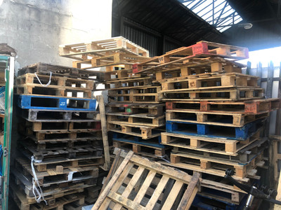 CHEAP WOODEN PALLETS - BURNLEY LANCASHIRE, COLLECTION ONLY BARGAIN | eBay