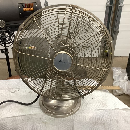O Aloha Breeze 12" Oscillating Table Fan Sliver Office Modern Mid ...